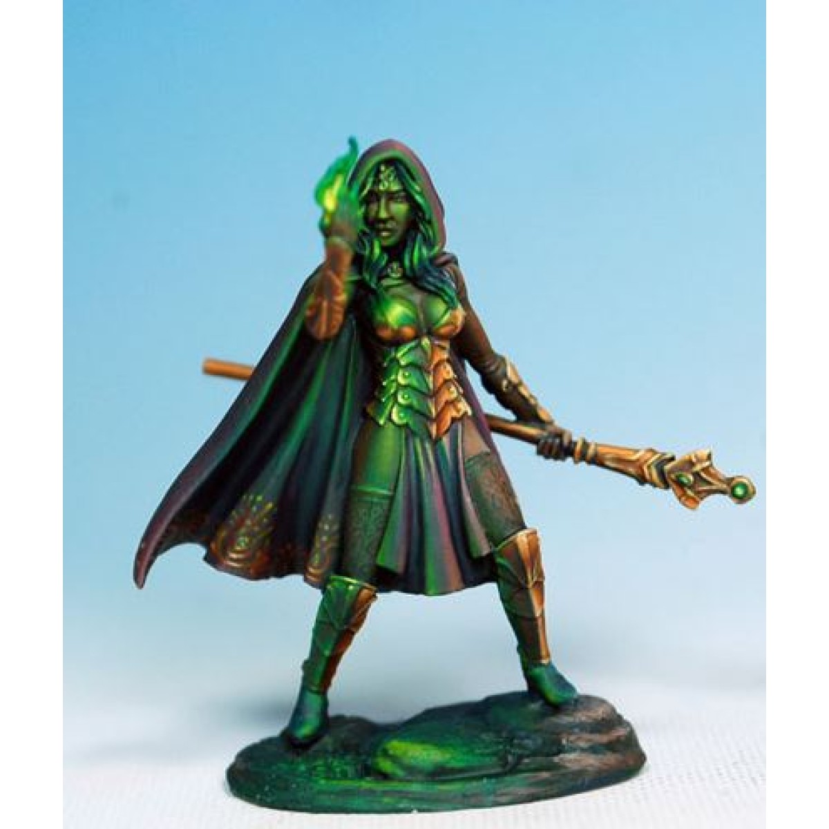 Dark Sword Miniatures - Visions in Fantasy - Female Mage w/ Staff II Dark Sword Miniatures - Visions in Fantasy - Female Mage w/ Staff II